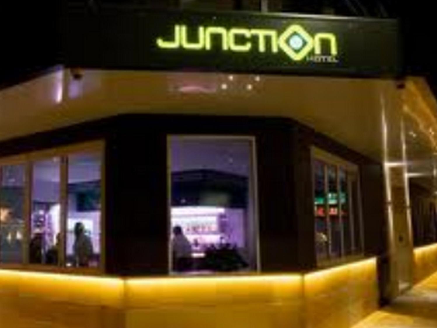 HOTEL JUNCTION | ⋆⋆⋆⋆ | NEWCASTLE, AUSTRALIA | SEASON DEALS FROM $113